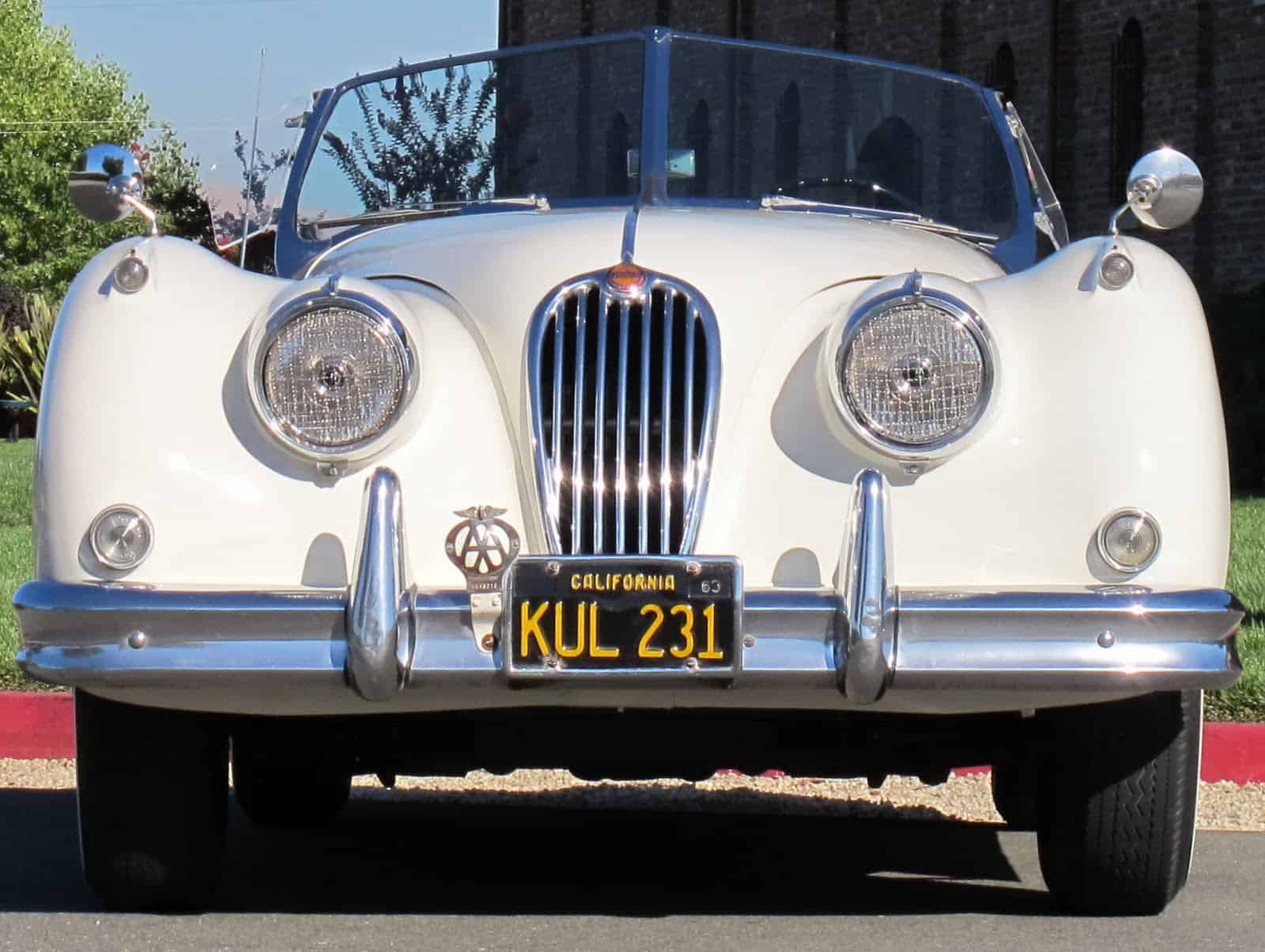 White XK140 Jag2 - Dusty Cars